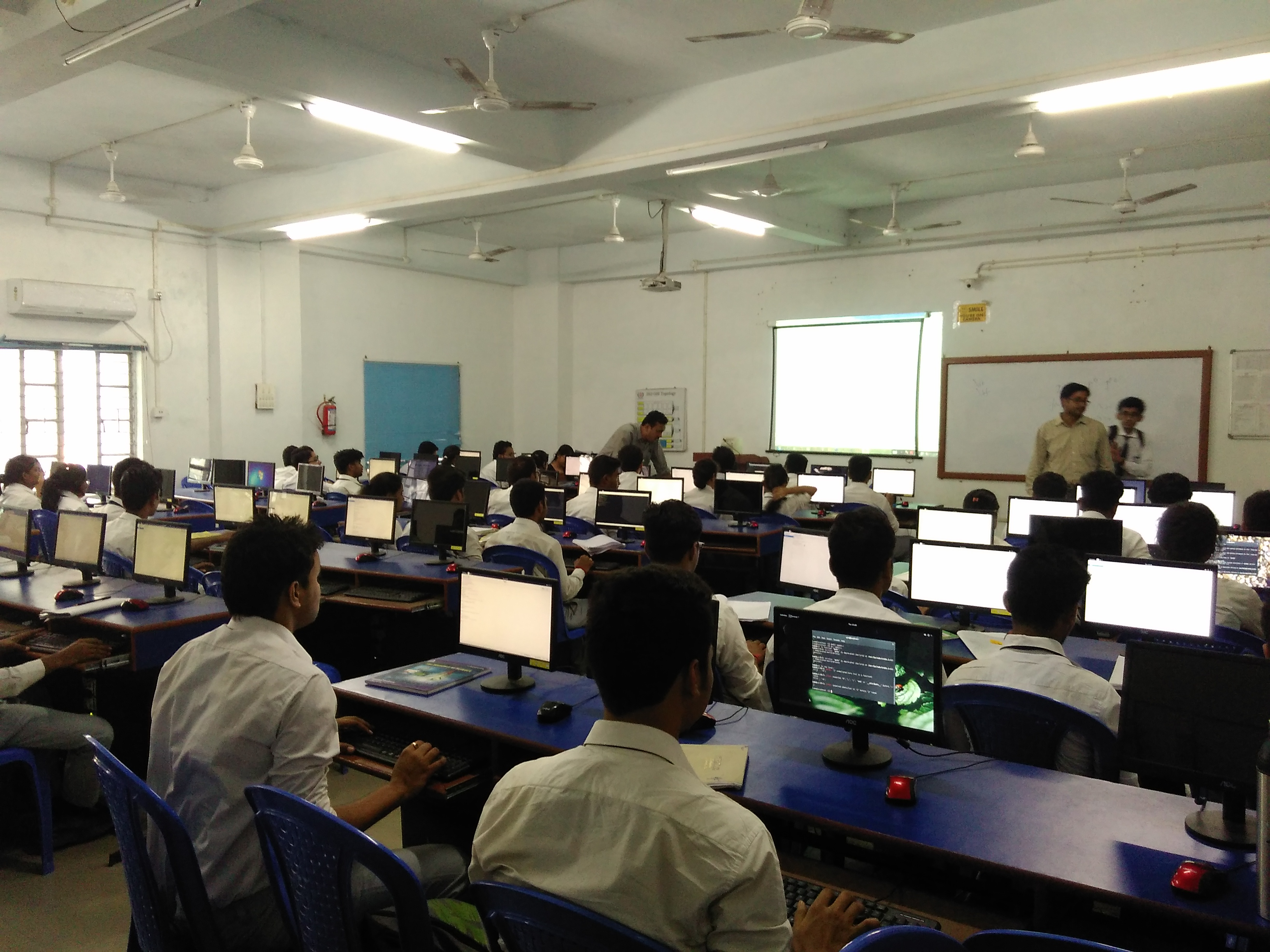 Laboratories Gallery - UEM Kolkata